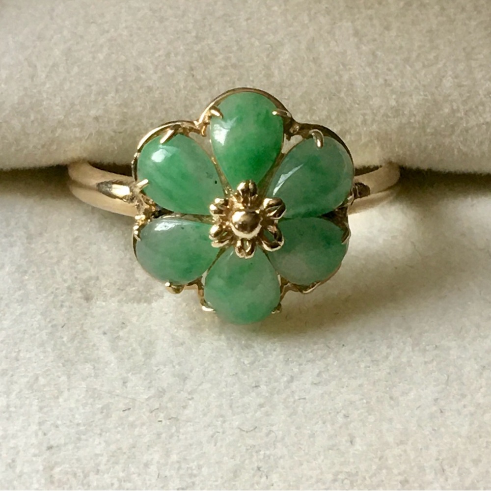 14k Gold Jade Flower Petal Cocktail Ring - Gem